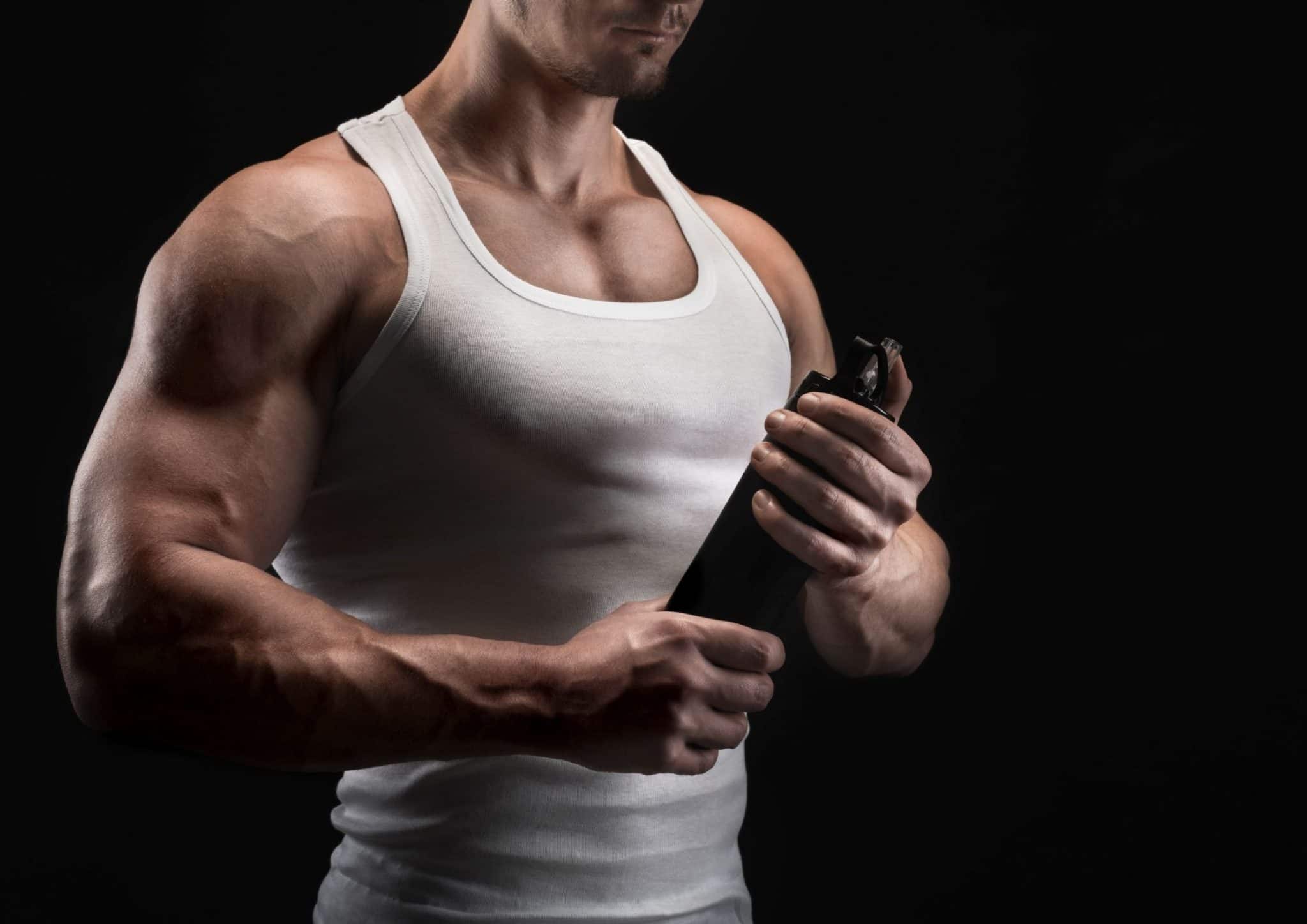 Nedtrekk: Bør man ha smalt grep eller bredt grep? | GetFitness